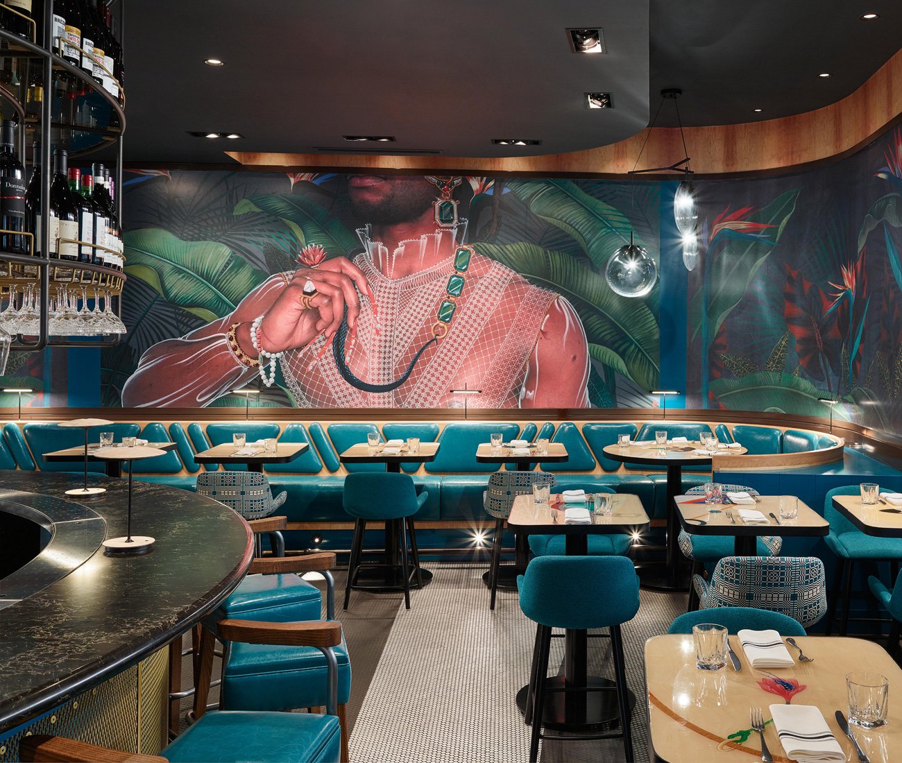 The Drake Mini Bar: A Financial District Oasis | Designlines Magazine