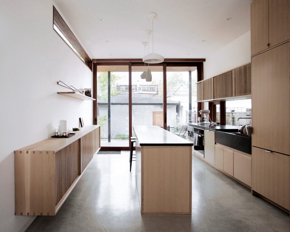 White Oak Millwork Dazzles in a Light-Filled Kitchen | Designlines Magazine