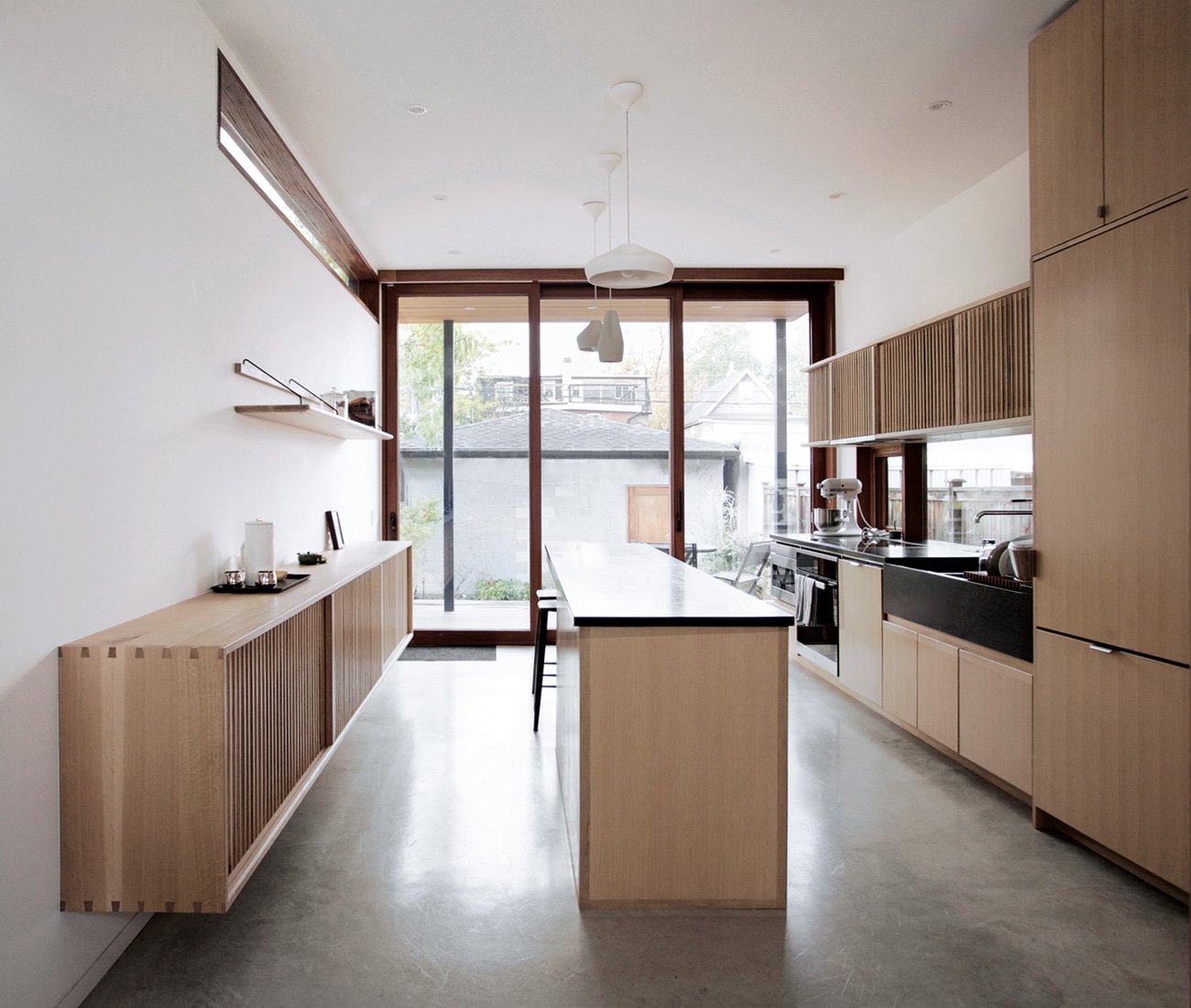 White Oak Millwork Dazzles in a Light-Filled Kitchen | Designlines Magazine