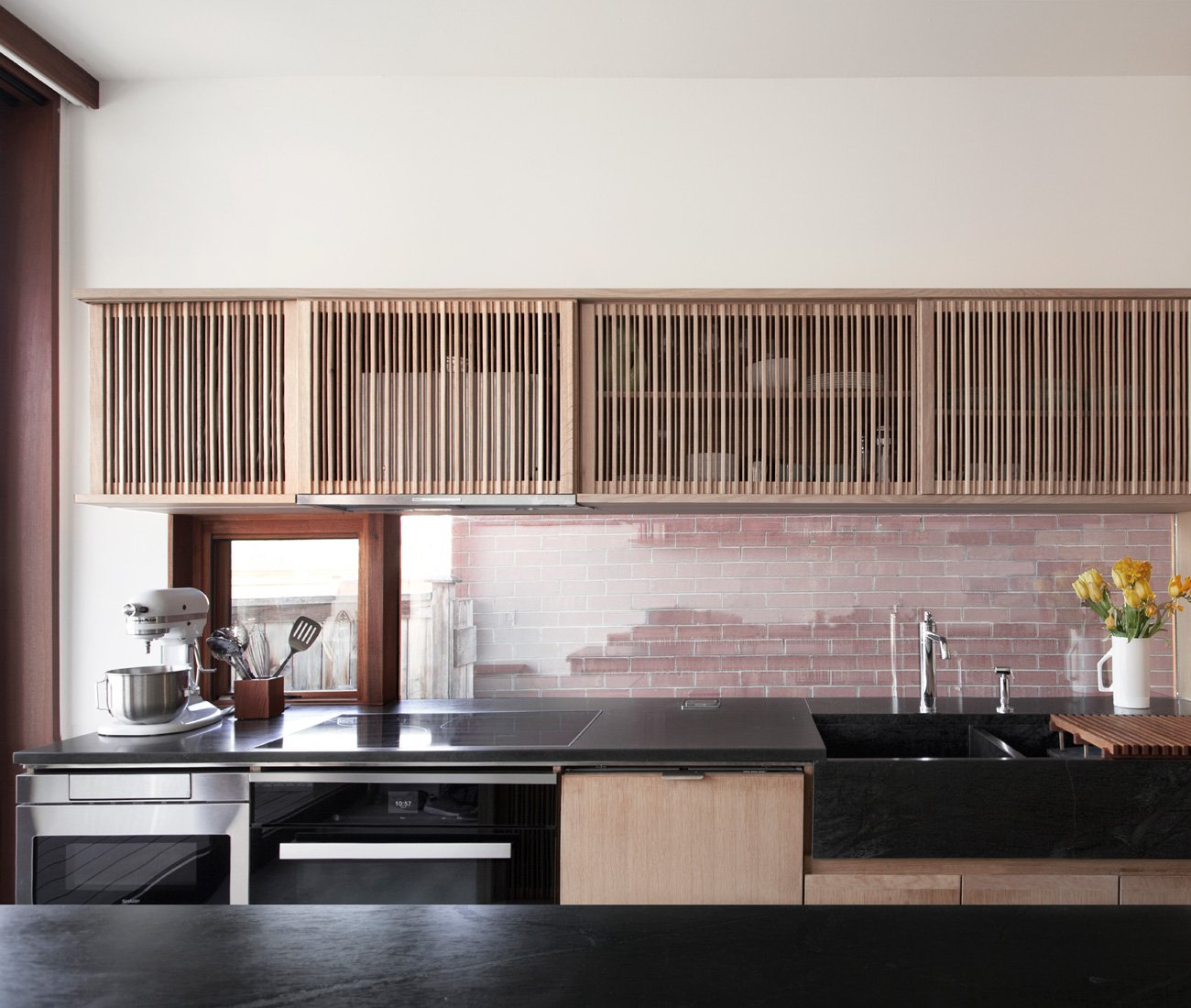 White Oak Millwork Dazzles in a Light-Filled Kitchen | Designlines Magazine