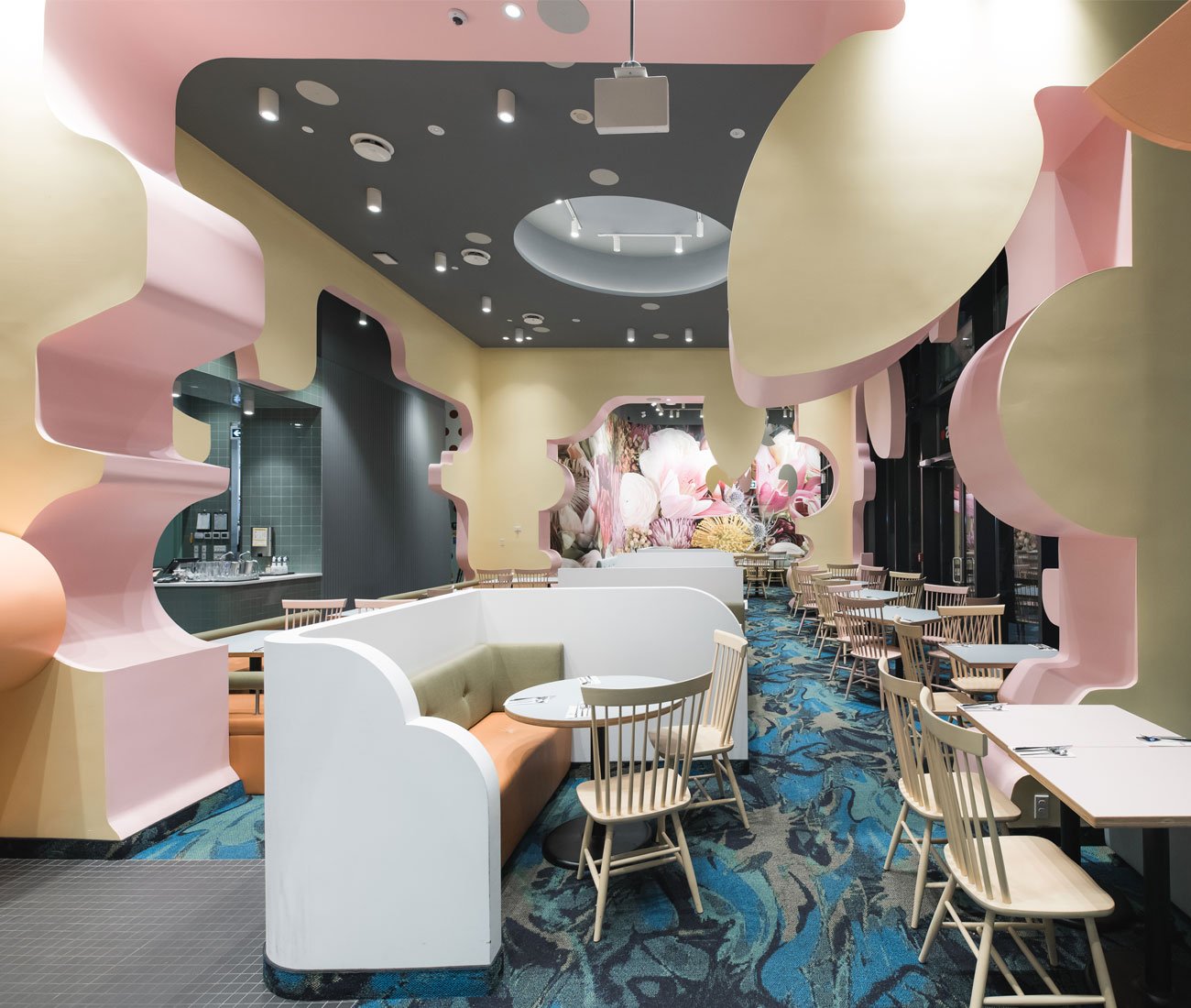 Demetres' Botanical Interior Accompanies the Best Banana Splits ...