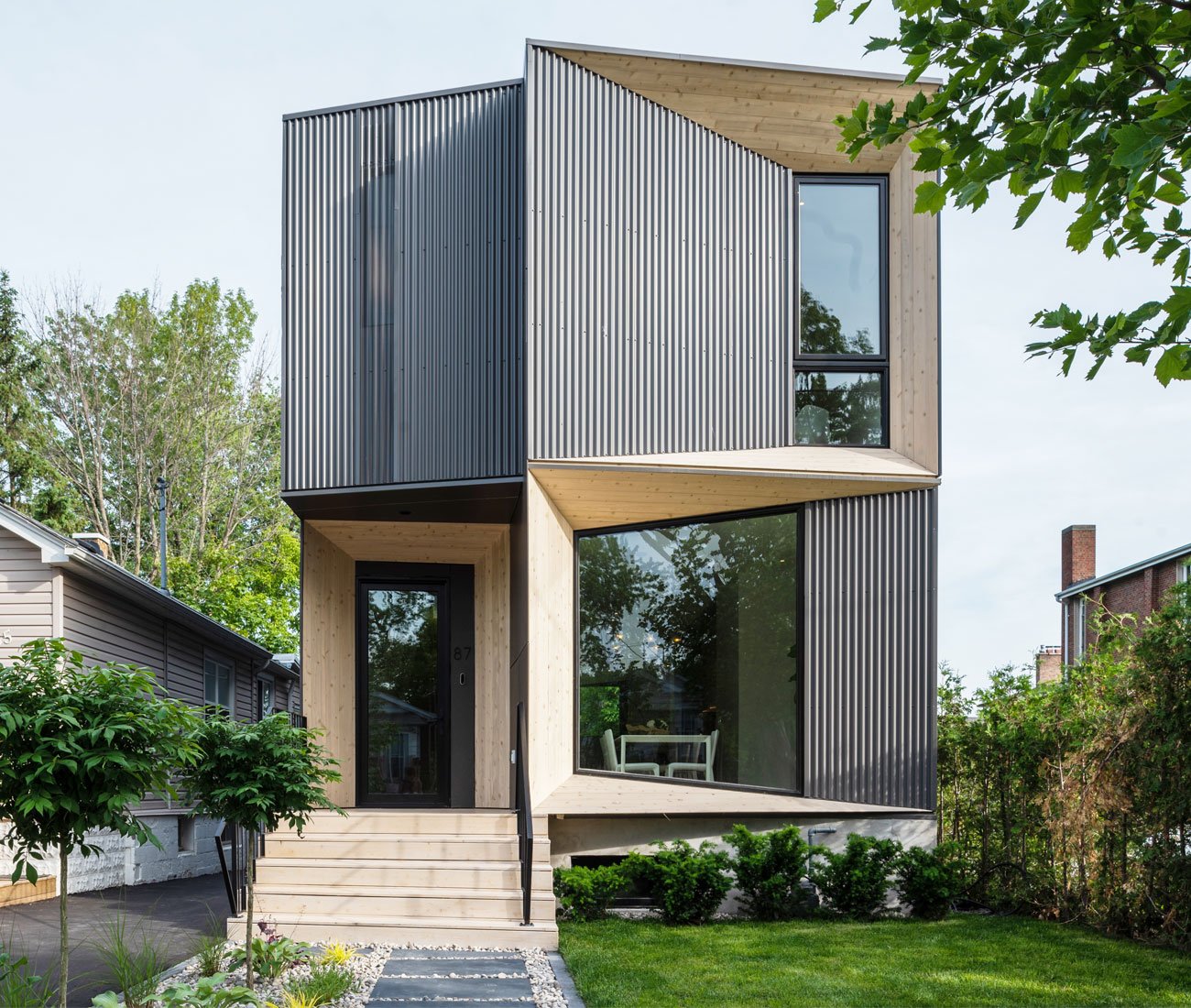 Striking Geometric Home by Phaedrus Studio in Etobicoke | Designlines ...