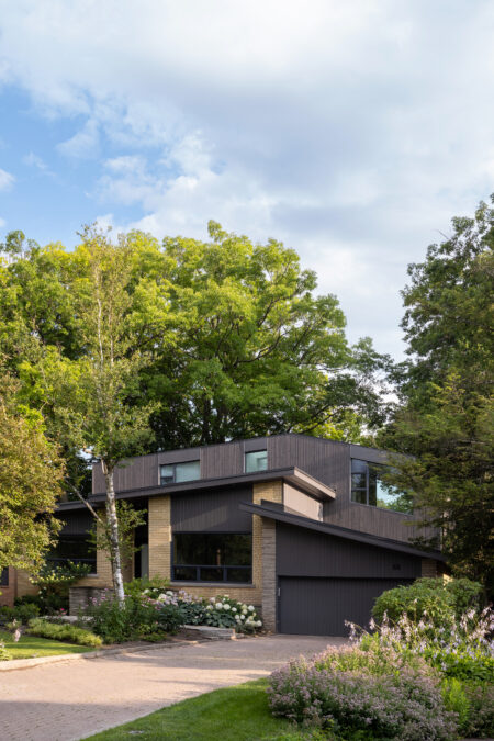 Split-Level Bungalow Celebrates a Carefree Connection to Nature ...